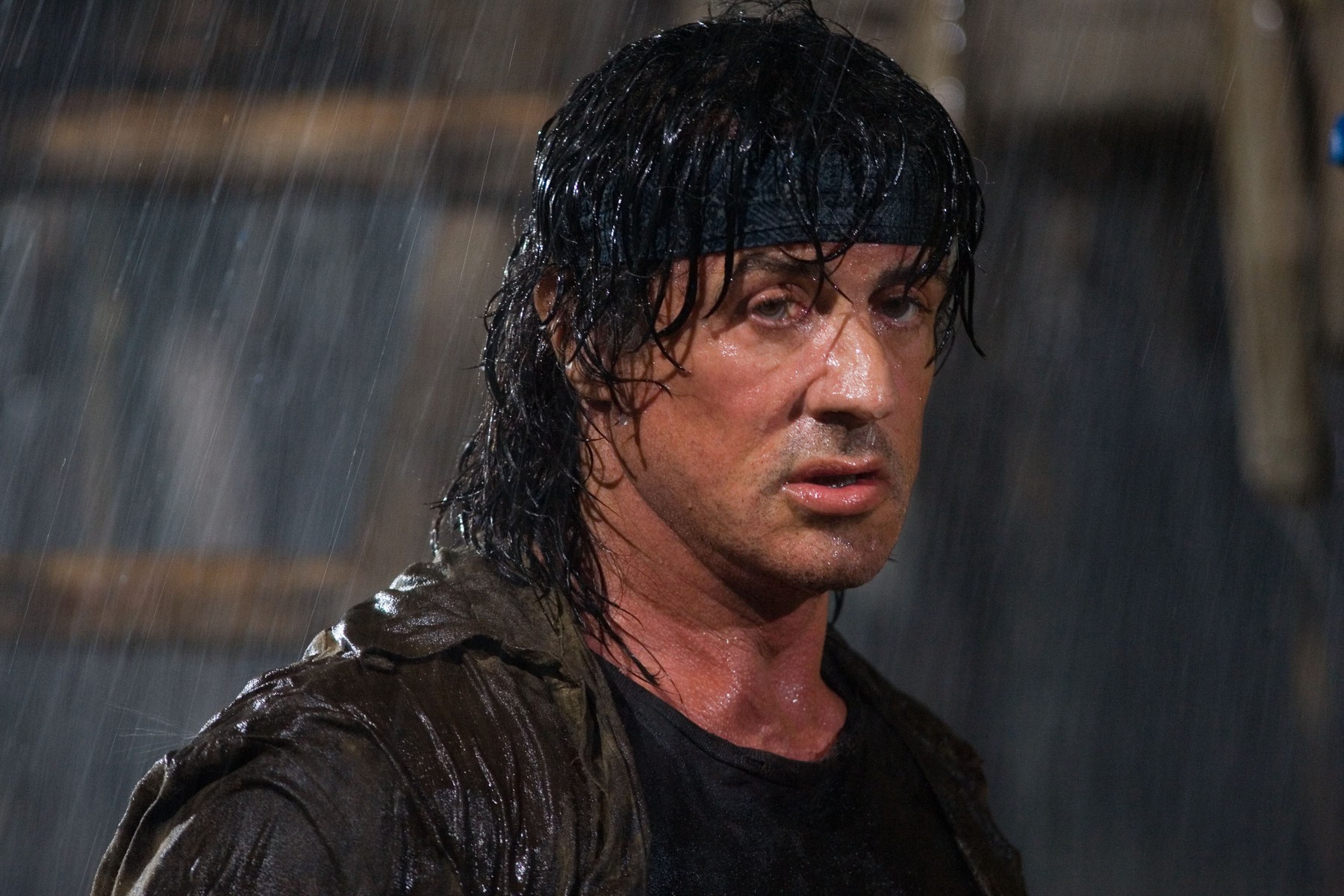 Sylvester Stallone szó szerint cafatjaira lőtte az egyik ellenfelét, ez ...