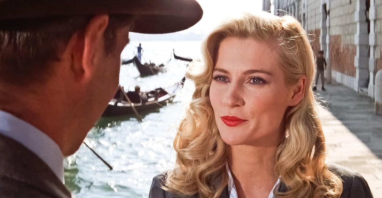 Így néz ki 57 évesen az Indiana Jones-film szőke csúcsbombázója, akinek ...