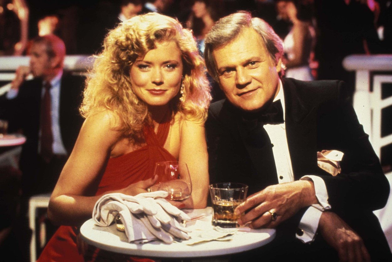 Így néz ki 64 évesen a Dallas sorozat szőke bombázója, aki egyben a ...