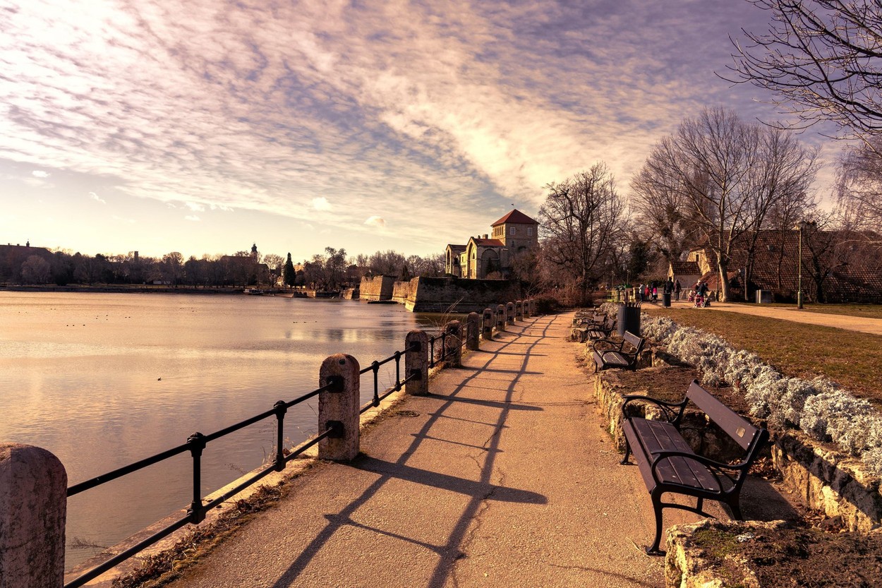 Ledőlt egy magyar vár teteje, az egész világ láthatta adásban ...