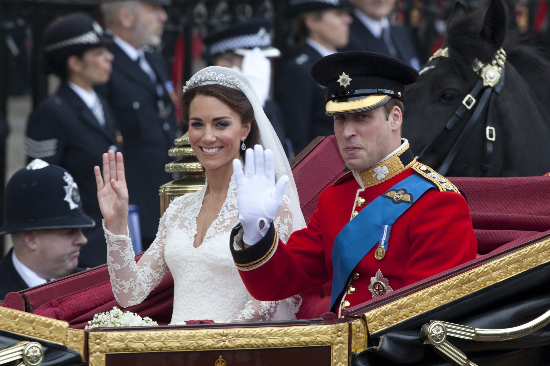 Vilmos herceg szakít a hagyományokkal, ahogy trónra kerül, óriási ...